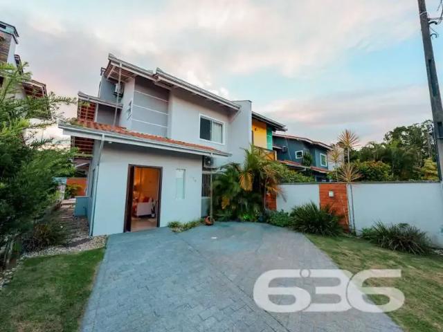 Casa / Sobrado para Venda em Joinville/SC Espinheiros 3 Quartos