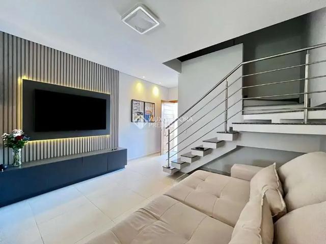 Casa / Sobrado para Venda em Joinville/SC Espinheiros 3 Quartos