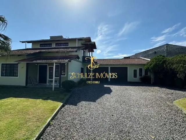 Casa / Sobrado para Venda em Joinville/SC Espinheiros 3 Quartos