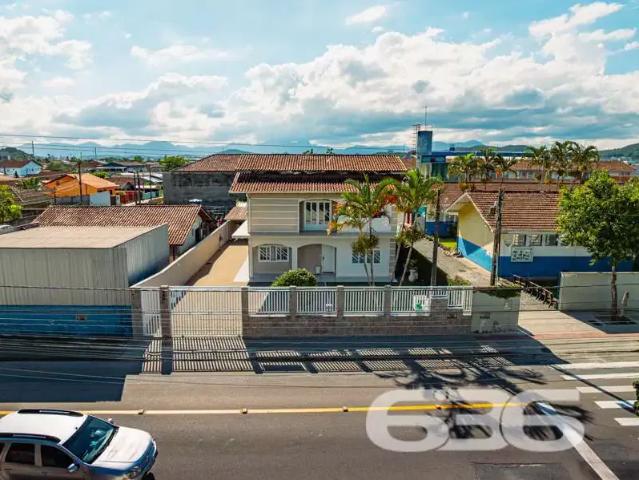 Casa / Sobrado para Venda em Joinville/SC Fátima 3 Quartos