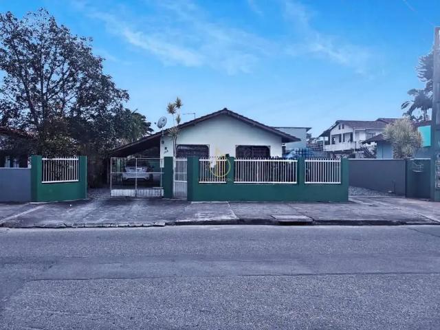 Casa / Sobrado para Venda em Joinville/SC Fátima 4 Quartos
