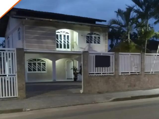 Casa / Sobrado para Venda em Joinville/SC Fátima 4 Quartos