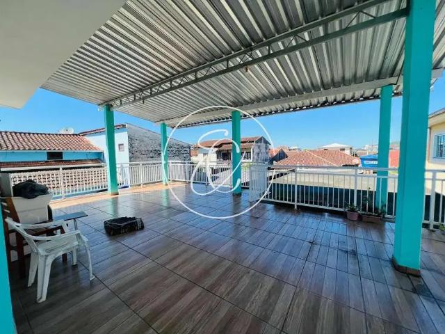 Casa / Sobrado para Venda em Joinville/SC Fátima 6 Quartos