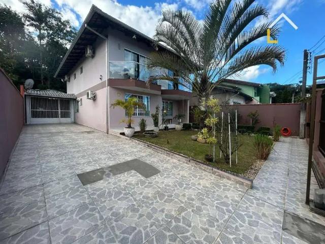 Casa / Sobrado para Venda em Joinville/SC Floresta 4 Quartos