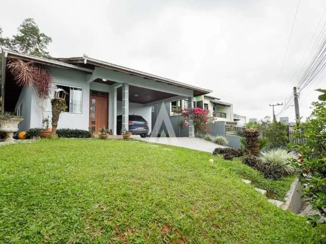 Casa / Sobrado para Venda em Joinville/SC Floresta 4 Quartos