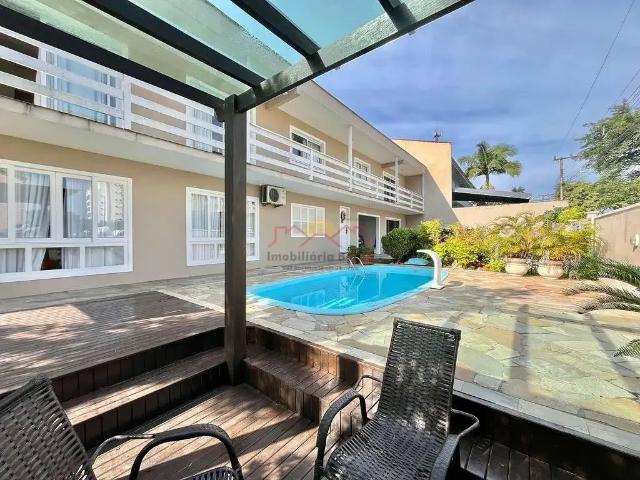 Casa / Sobrado para Venda em Joinville/SC Floresta 4 Quartos