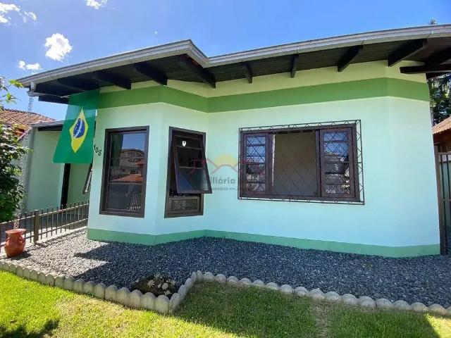 Casa / Sobrado para Venda em Joinville/SC Floresta 4 Quartos