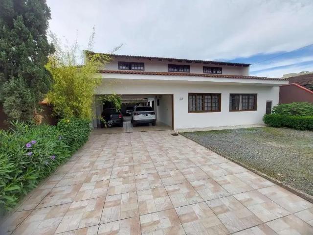 Casa / Sobrado para Venda em Joinville/SC Floresta 5 Quartos