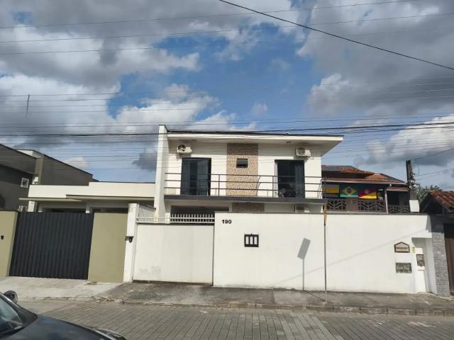 Casa / Sobrado para Venda em Joinville/SC Floresta 5 Quartos