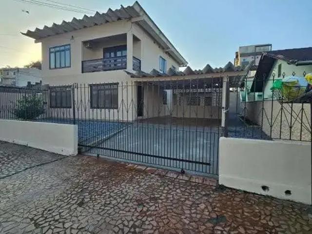 Casa / Sobrado para Venda em Joinville/SC Floresta 5 Quartos