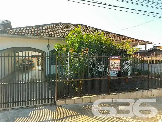 Casa / Sobrado para Venda em Joinville/SC Floresta 6 Quartos
