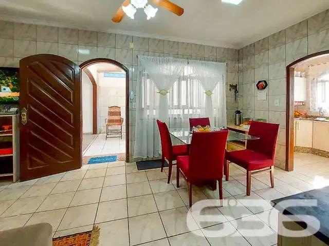 Casa / Sobrado para Venda em Joinville/SC Floresta 6 Quartos