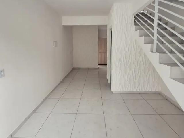 Casa / Sobrado para Venda em Joinville/SC Floresta 2 Quartos