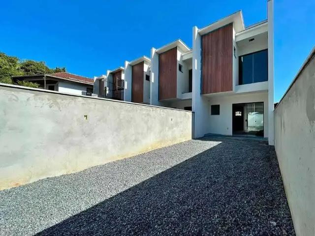 Casa / Sobrado para Venda em Joinville/SC Floresta 2 Quartos