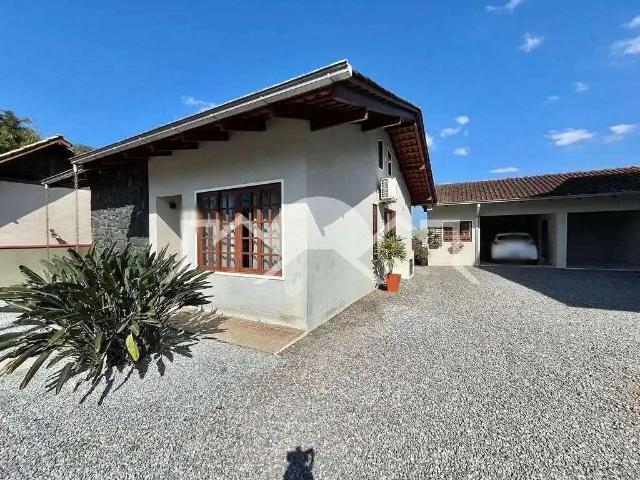 Casa / Sobrado para Venda em Joinville/SC Floresta 2 Quartos