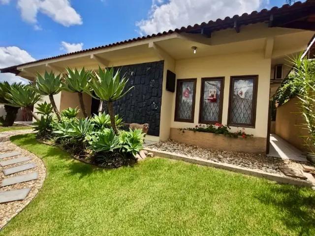 Casa / Sobrado para Venda em Joinville/SC Floresta 3 Quartos