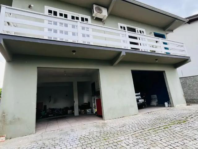 Casa / Sobrado para Venda em Joinville/SC Floresta 2 Quartos