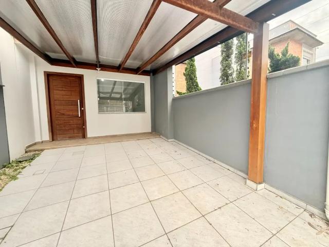 Casa / Sobrado para Venda em Joinville/SC Floresta 3 Quartos
