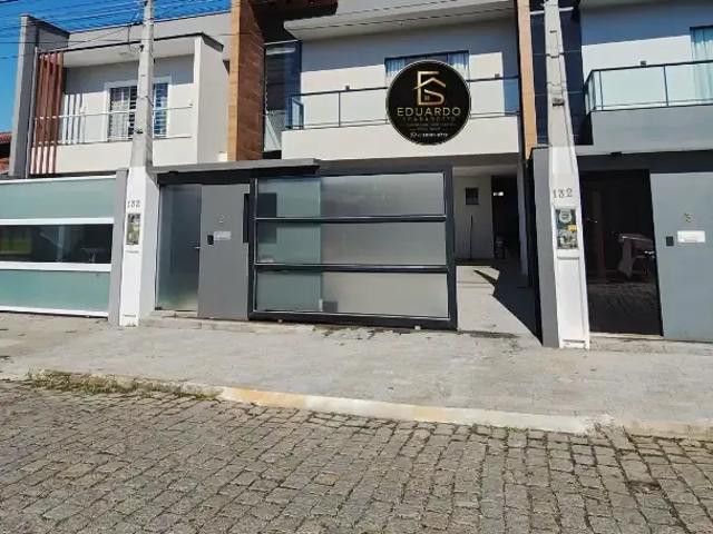 Casa / Sobrado para Venda em Joinville/SC Floresta 3 Quartos