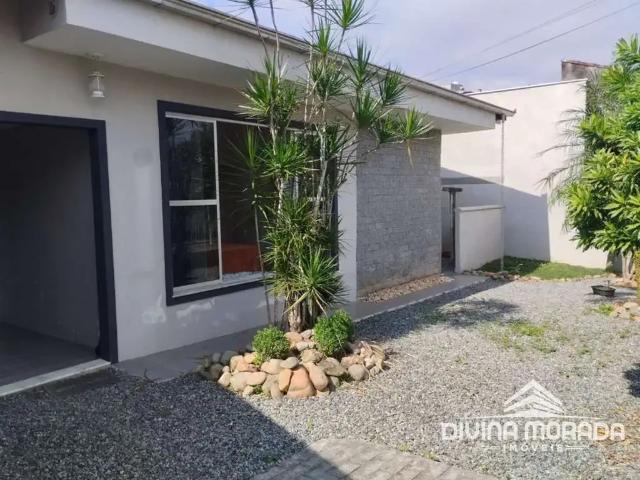 Casa / Sobrado para Venda em Joinville/SC Floresta 3 Quartos