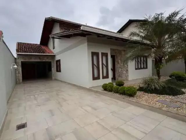 Casa / Sobrado para Venda em Joinville/SC Floresta 3 Quartos