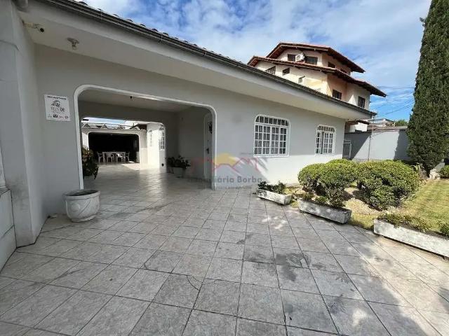 Casa / Sobrado para Venda em Joinville/SC Floresta 3 Quartos