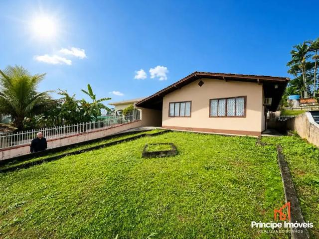 Casa / Sobrado para Venda em Joinville/SC Floresta 3 Quartos