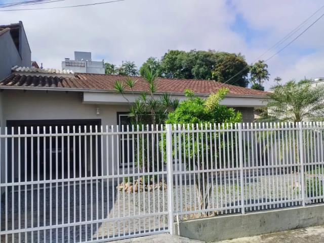 Casa / Sobrado para Venda em Joinville/SC Floresta 3 Quartos
