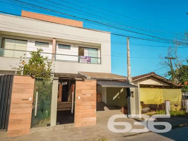 Casa / Sobrado para Venda em Joinville/SC Floresta 3 Quartos