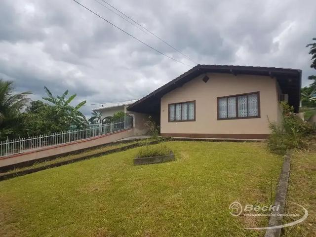 Casa / Sobrado para Venda em Joinville/SC Floresta 3 Quartos