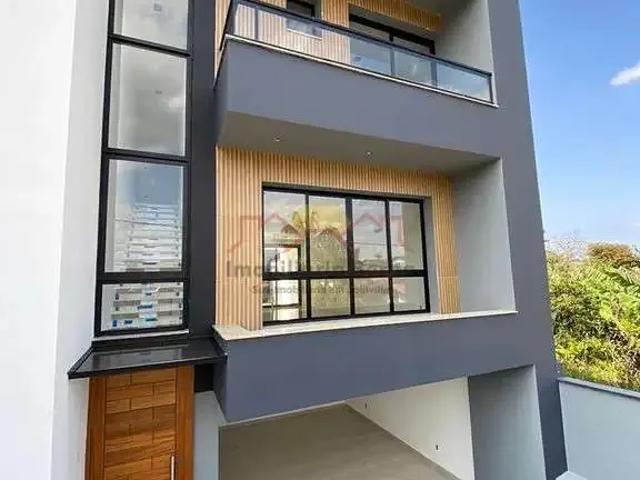 Casa / Sobrado para Venda em Joinville/SC Floresta 3 Quartos