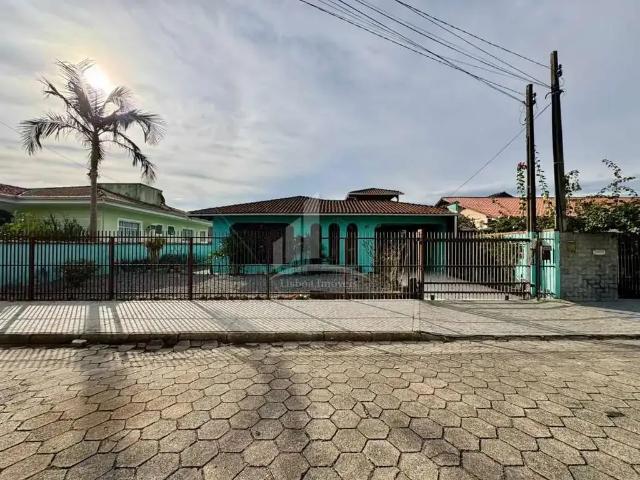 Casa / Sobrado para Venda em Joinville/SC Floresta 3 Quartos