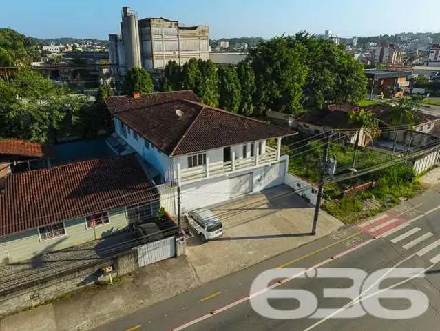 Casa / Sobrado para Venda em Joinville/SC Floresta 3 Quartos