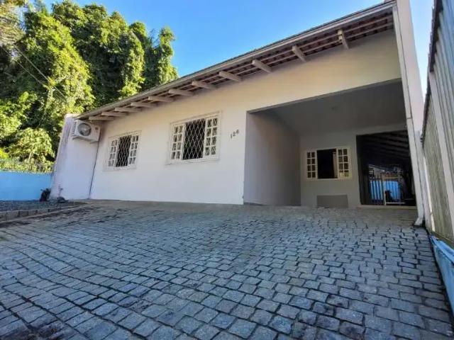 Casa / Sobrado para Venda em Joinville/SC Floresta 3 Quartos