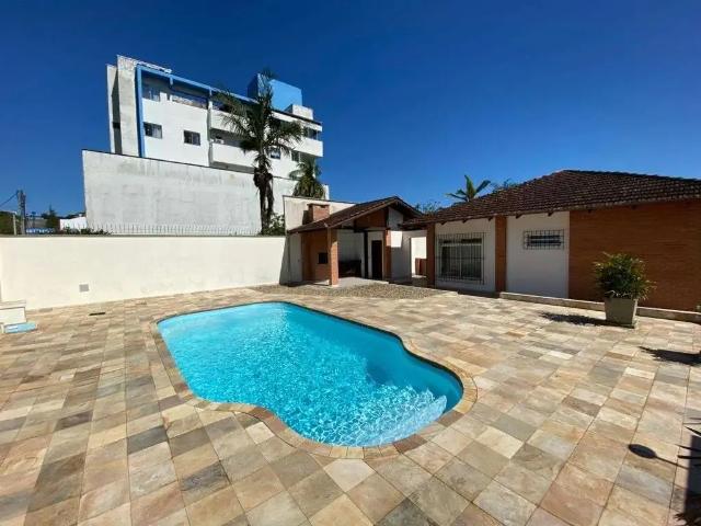 Casa / Sobrado para Venda em Joinville/SC Floresta 3 Quartos