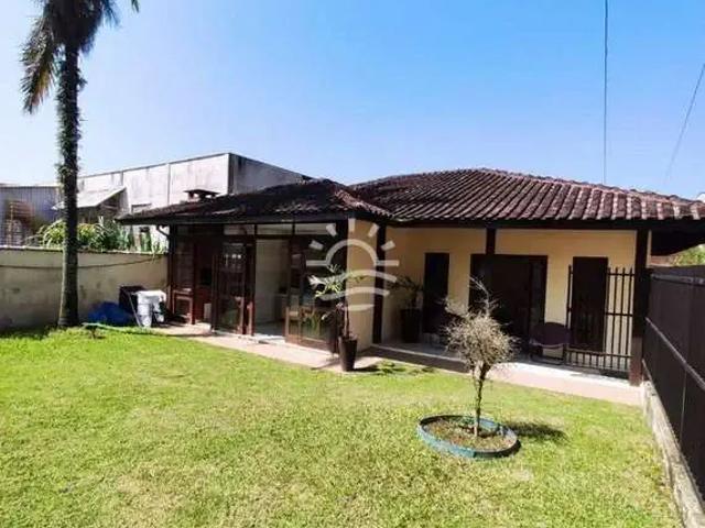 Casa / Sobrado para Venda em Joinville/SC Floresta 3 Quartos