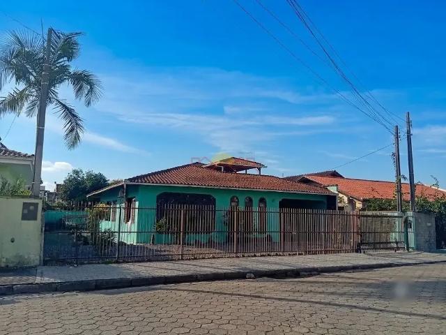 Casa / Sobrado para Venda em Joinville/SC Floresta 3 Quartos