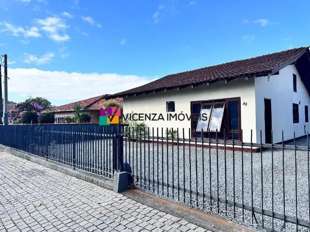 Casa / Sobrado para Venda em Joinville/SC Glória 3 Quartos