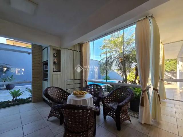 Casa / Sobrado para Venda em Joinville/SC Glória 4 Quartos