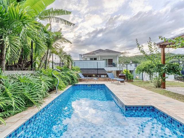 Casa / Sobrado para Venda em Joinville/SC Glória 4 Quartos