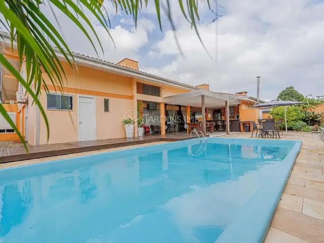 Casa / Sobrado para Venda em Joinville/SC Glória 4 Quartos