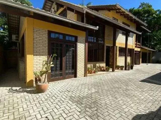 Casa / Sobrado para Venda em Joinville/SC Glória 4 Quartos