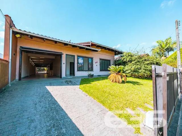 Casa / Sobrado para Venda em Joinville/SC Glória 4 Quartos