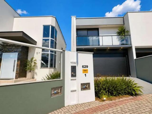 Casa / Sobrado para Venda em Joinville/SC Glória 5 Quartos