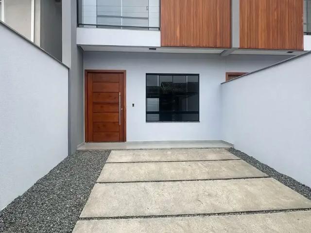 Casa / Sobrado para Venda em Joinville/SC Guanabara 3 Quartos