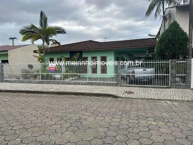 Casa / Sobrado para Venda em Joinville/SC Guanabara 3 Quartos