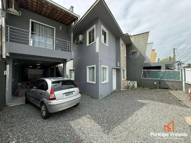 Casa / Sobrado para Venda em Joinville/SC Guanabara 3 Quartos