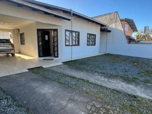 Casa / Sobrado para Venda em Joinville/SC Guanabara 3 Quartos