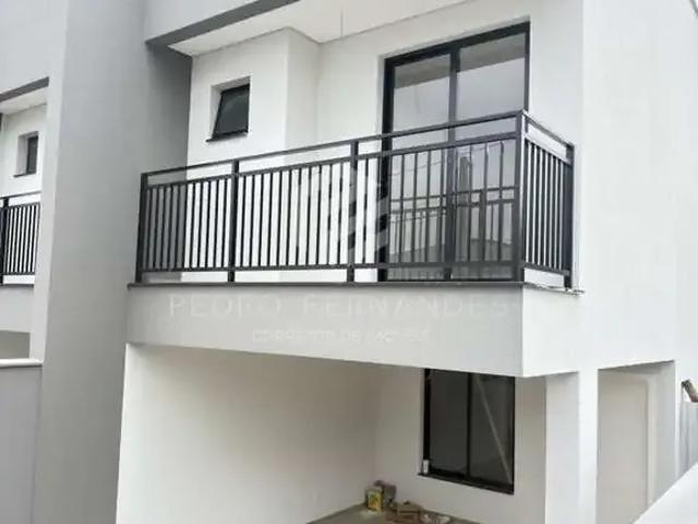 Casa / Sobrado para Venda em Joinville/SC Guanabara 3 Quartos