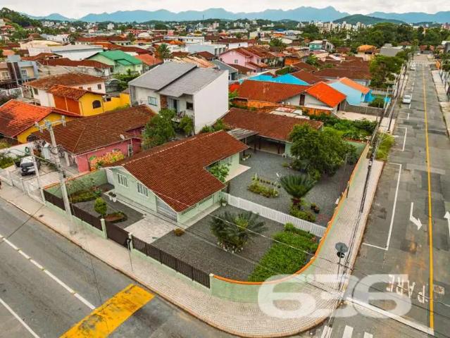 Casa / Sobrado para Venda em Joinville/SC Guanabara